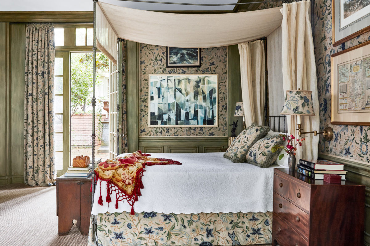 Tour a Holiday-Ready English Cottage in Fort Worth - D Magazine