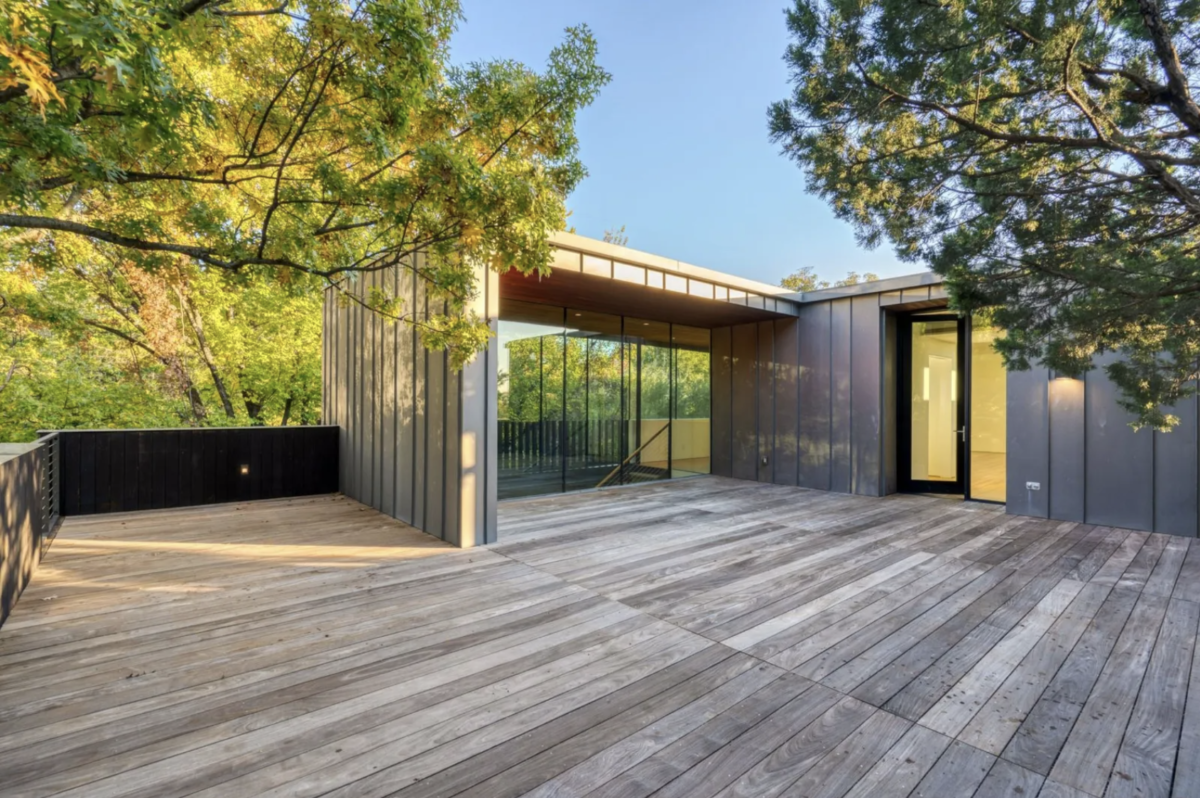 Hot Property: A Japanese-Inspired Architectural Marvel Near Turtle ...