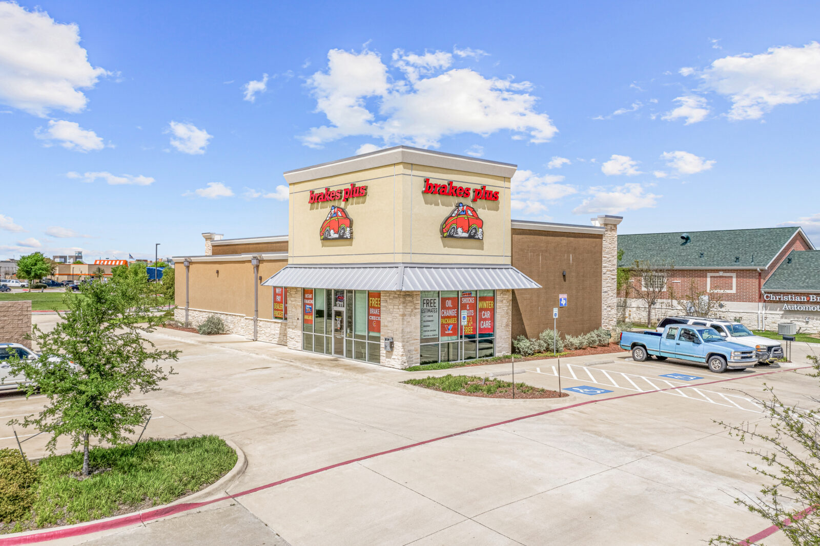 Deal Ticker: Bell Textron Expands Office Footprint, Leases Space at ...