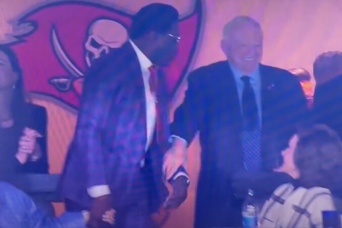 Jerry Jones and Michael Irvin Created the Most Awkward Handshake Ever ...