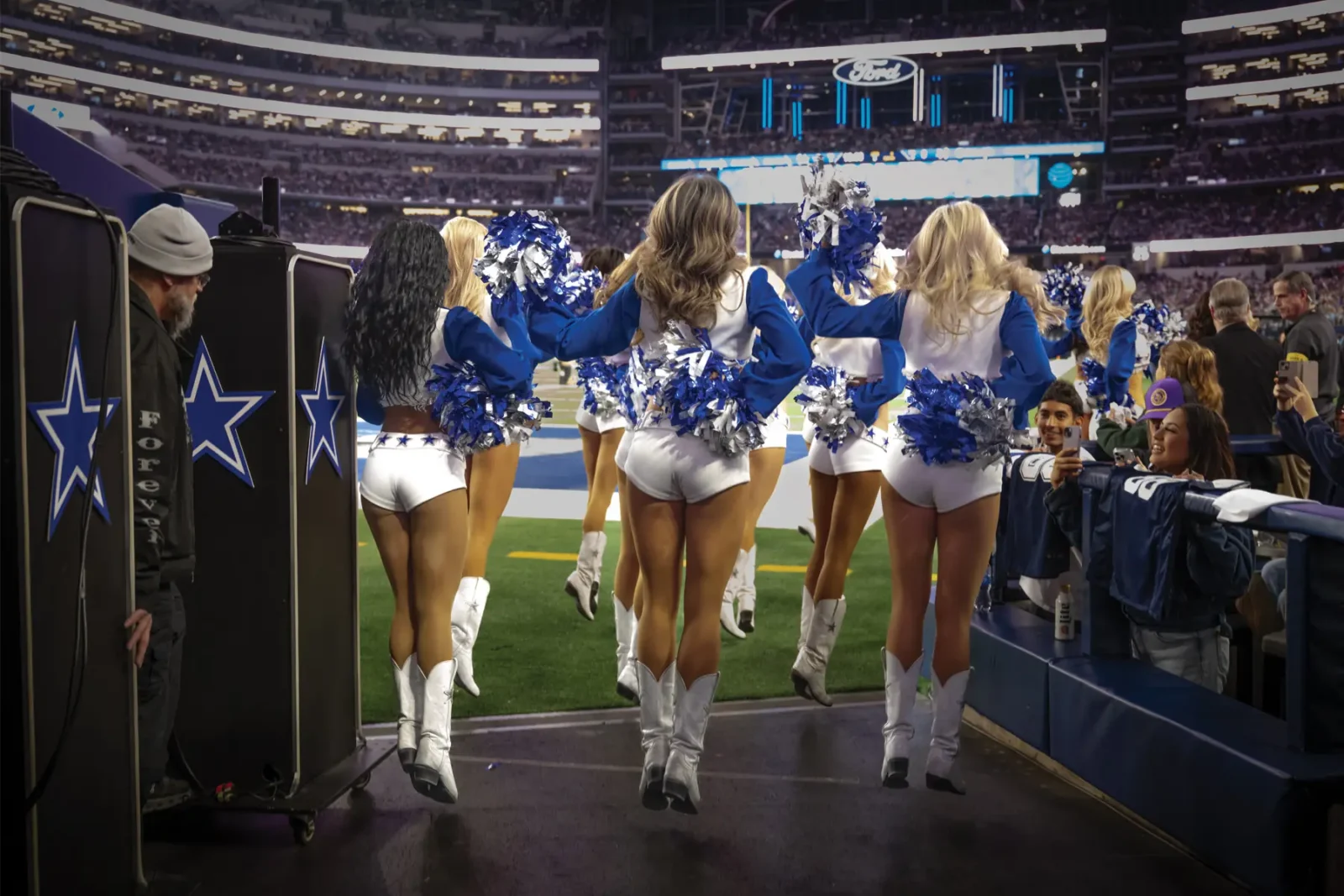 10 Game Day Hours With the Dallas Cowboys Cheerleaders - D Magazine